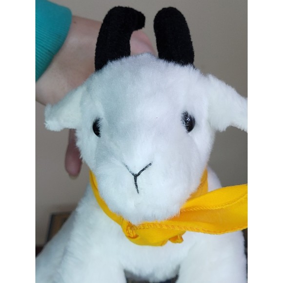Aurora | Toys | Goat White Ram Jumpin Good Goat Dairy Bandana Aurora ...